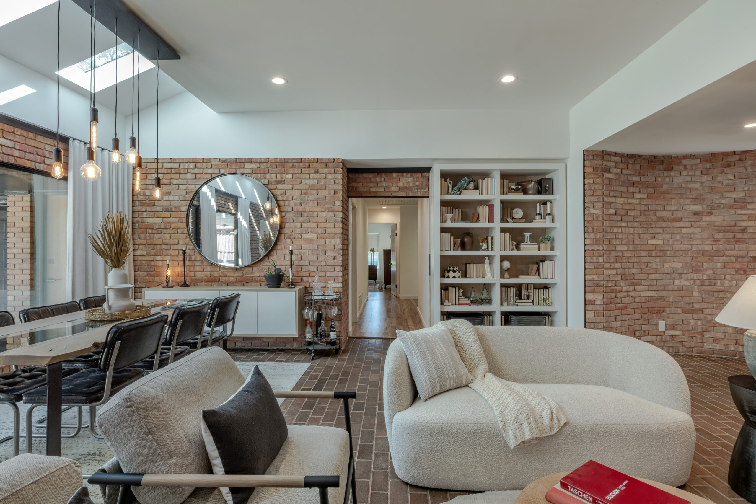 Pictureline Drive - Columns - AIA Dallas