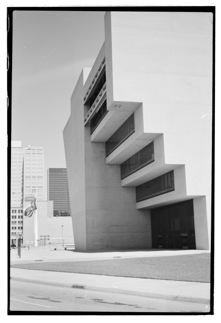 Dallas City Hall - Columns - AIA Dallas